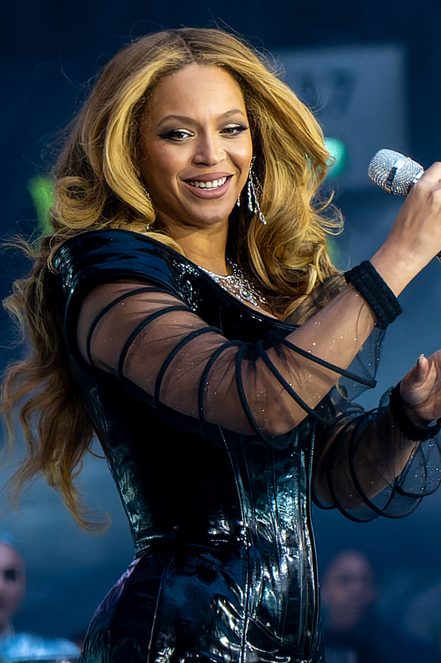 The Biggest Female Popstars of 2024: Shaping the Soundtrack of a Generation